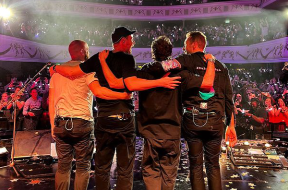 Harga Tiket Pesawat Jakarta-Singapura Naik Drastis Gara-gara Coldplay Harga Tiket Pesawat Jakarta-Singapura Naik Drastis Gara-gara Coldplay