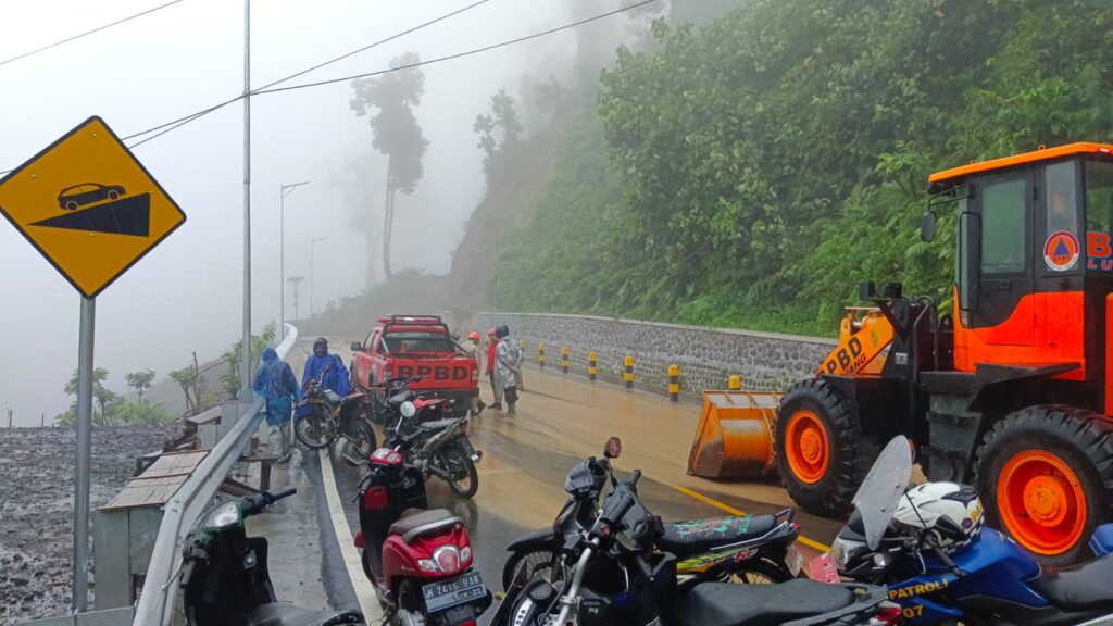 Bencana Lahar Dingin Semeru Sebabkan Lima Jembatan di Lumajang Rusak Bencana Lahar Dingin Semeru Sebabkan Lima Jembatan di Lumajang Rusak