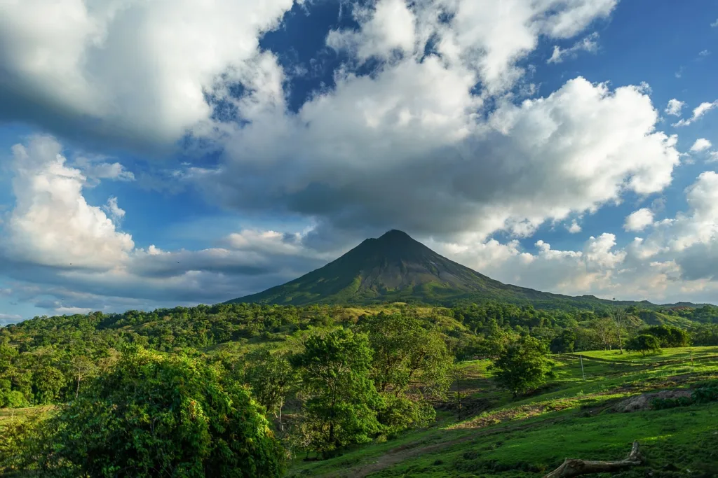 Mitos Gunung Srandil Cilacap, Tempat Petilasan Kaki Semar Mitos Gunung Srandil Cilacap, Tempat Petilasan Kaki Semar