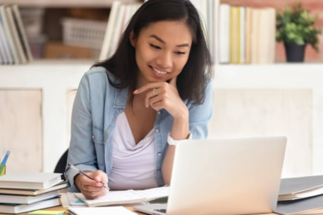 5 AI Terbaik untuk Ringkas dan Review Jurnal dalam Hitungan Menit!