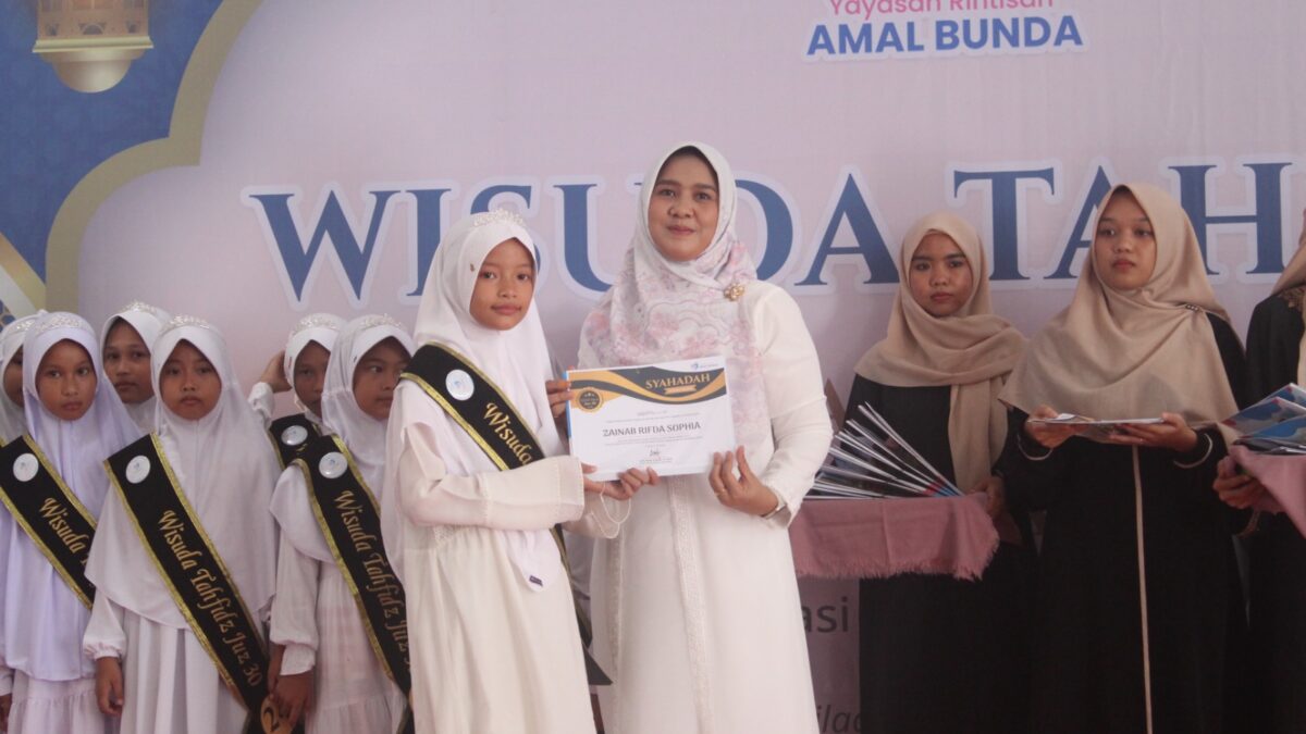 Maknai Bekal Penting Kehidupan, Yayasan Amal Bunda Sukses Gelar Wisuda ... Maknai Bekal Penting Kehidupan, Yayasan Amal Bunda Sukses Gelar Wisuda ...