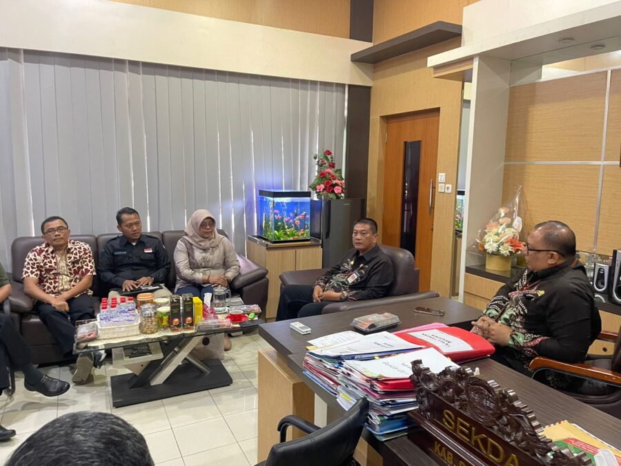 KPU Banyumas Minta Keringanan Biaya Tes Kesehatan bagi Anggota KPPS KPU Banyumas Minta Keringanan Biaya Tes Kesehatan bagi Anggota KPPS