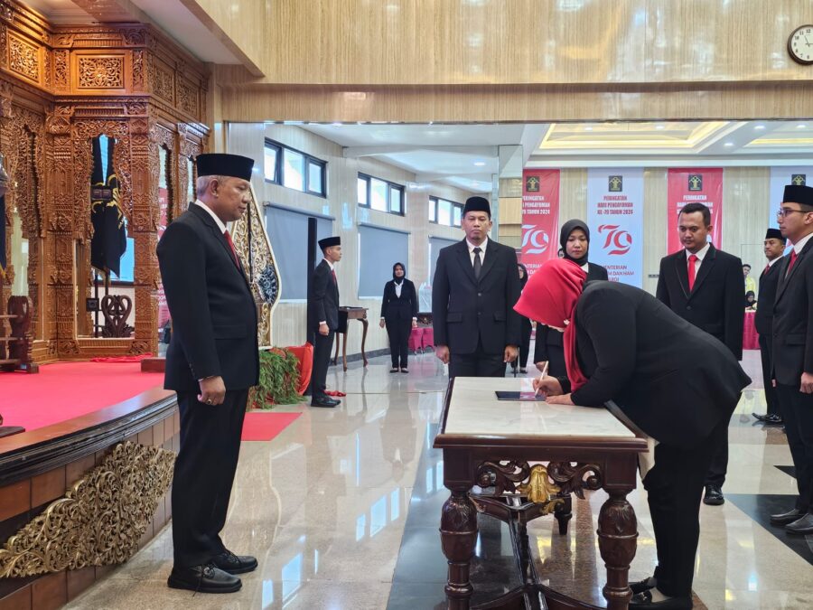 Lantik dan Ambil Sumpah PPNS, MPDN, & Notaris Pengganti, Ini Pesan ... Lantik dan Ambil Sumpah PPNS, MPDN, & Notaris Pengganti, Ini Pesan ...