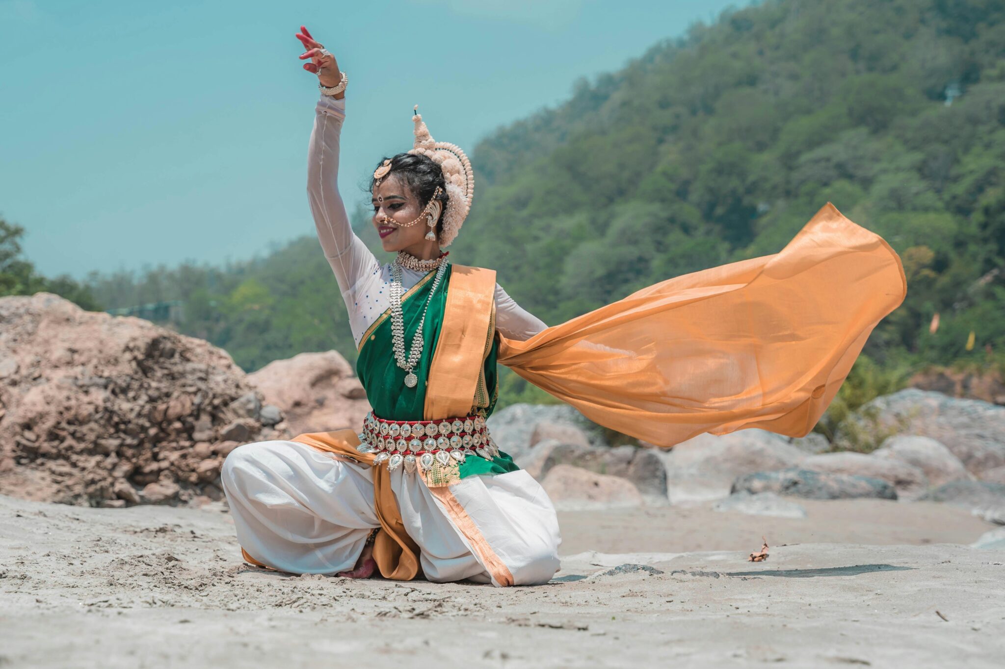 Pengertian Tata Rias dan Busana dalam Seni Tari, Memahami Fungsi dan ...